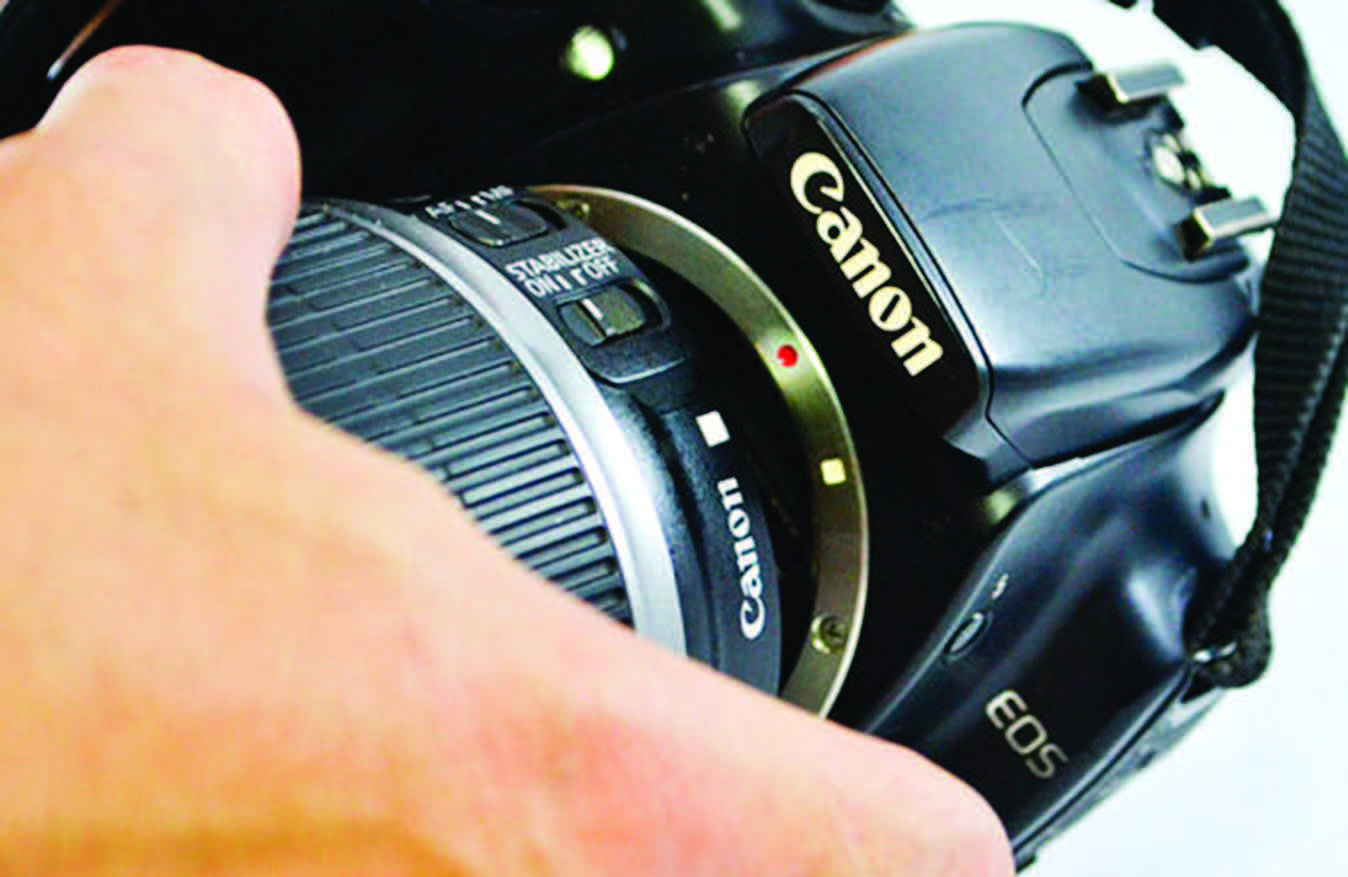 How to Change a Camera Lens - JMU Libraries